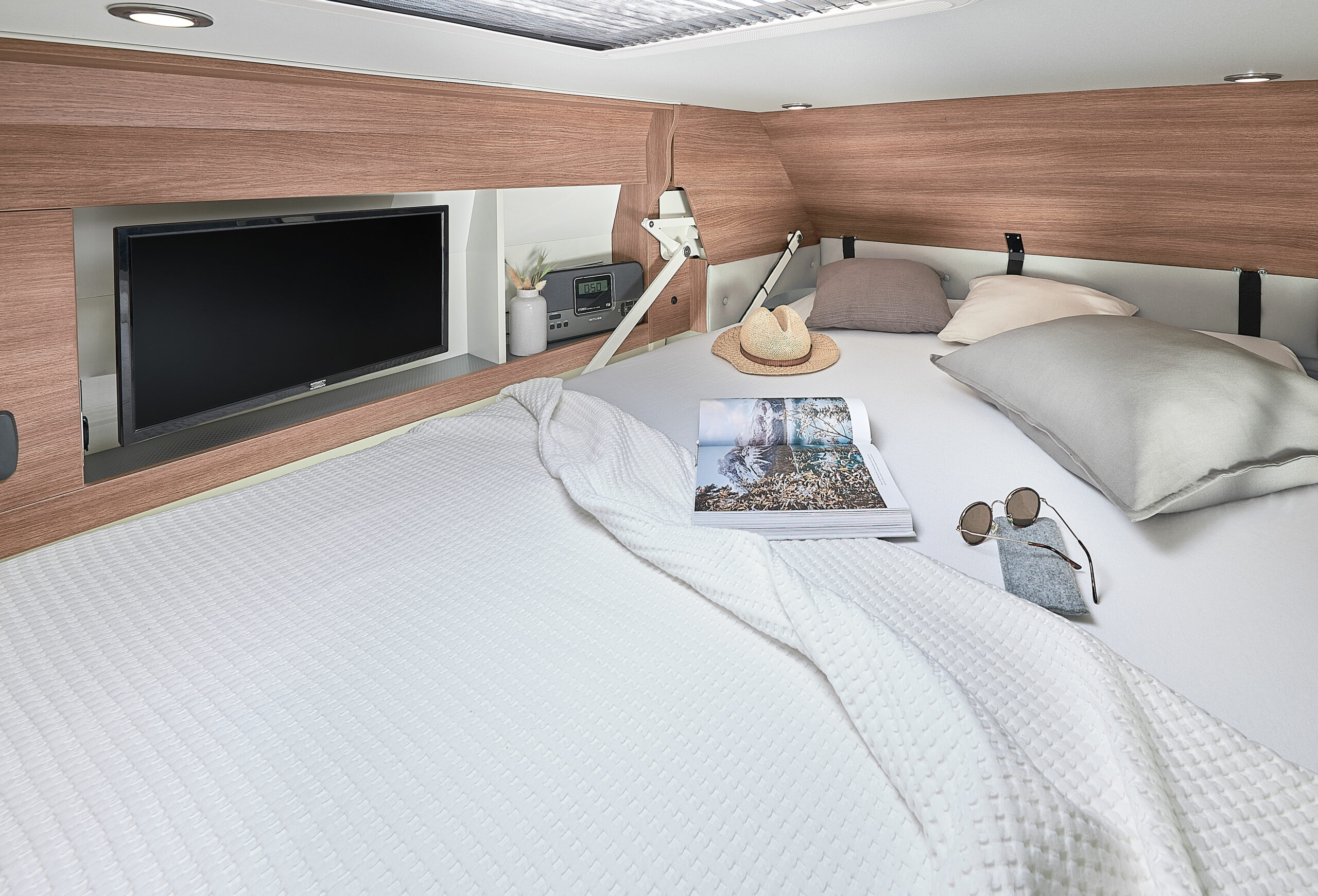 FAMILIY_VAN_LIT_PAVILLON - Harbour Creek Motorhomes - Your South Coast ...